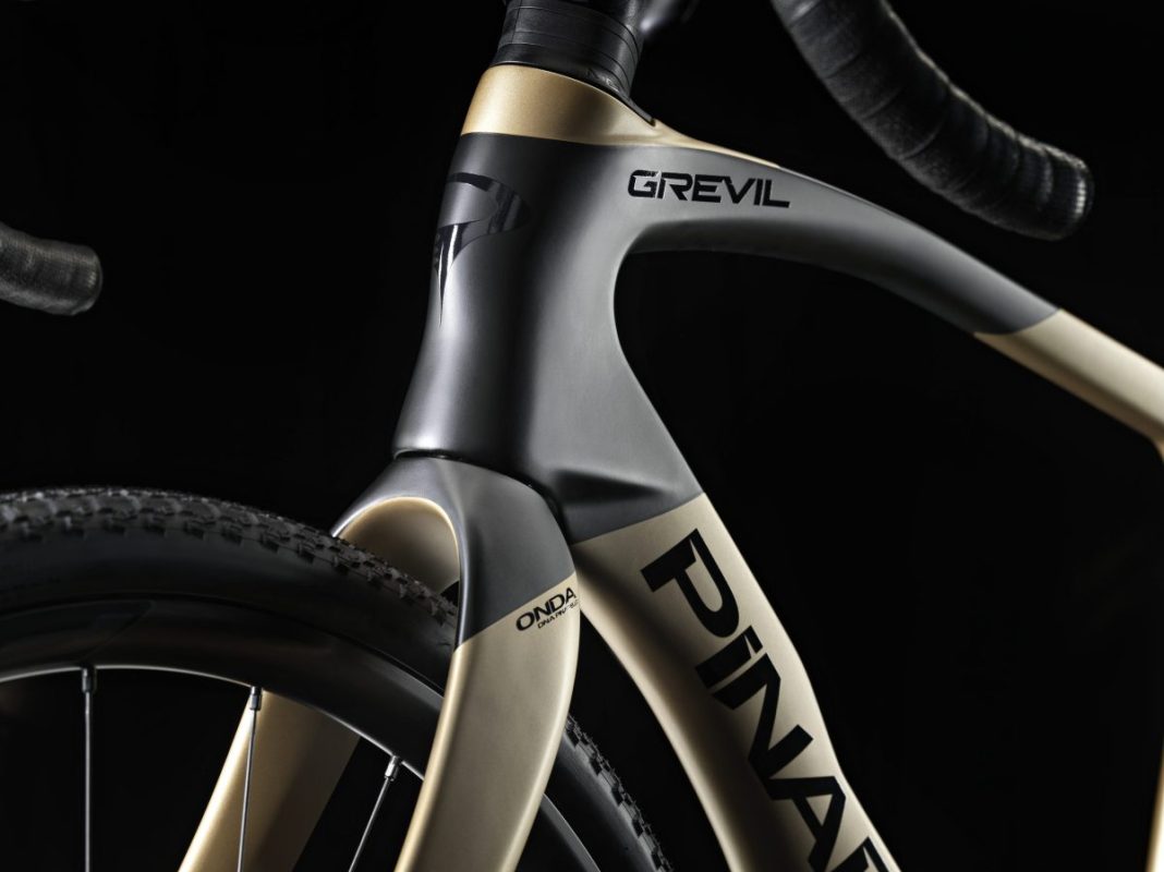 真のコンペティティブ・グラベルロード「GREVIL F（グラヴィル エフ）」 誕生！｜PINARELLO | Bicycle Club